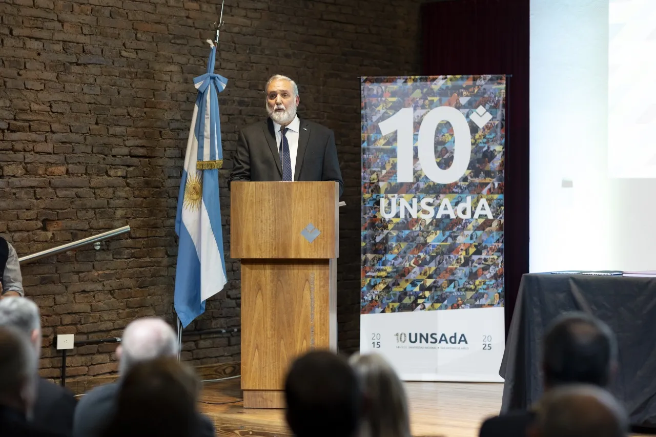 El rector Ainchil inicia el período 2025-2029 con foco en la ...