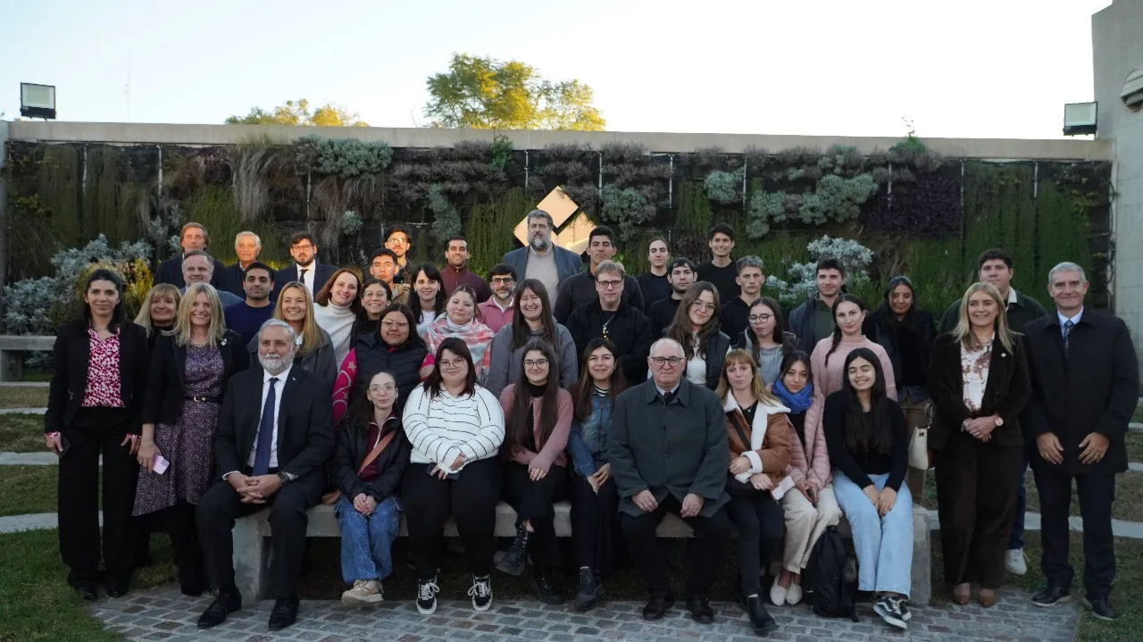 El rector Ainchil inicia el período 2025-2029 con foco en la ...