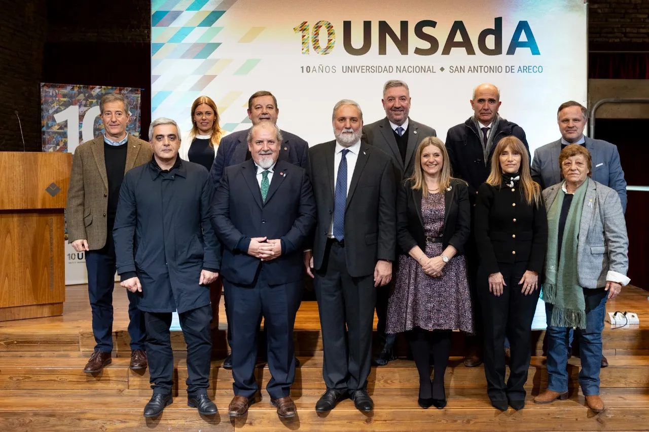 El rector Ainchil inicia el período 2025-2029 con foco en la ...