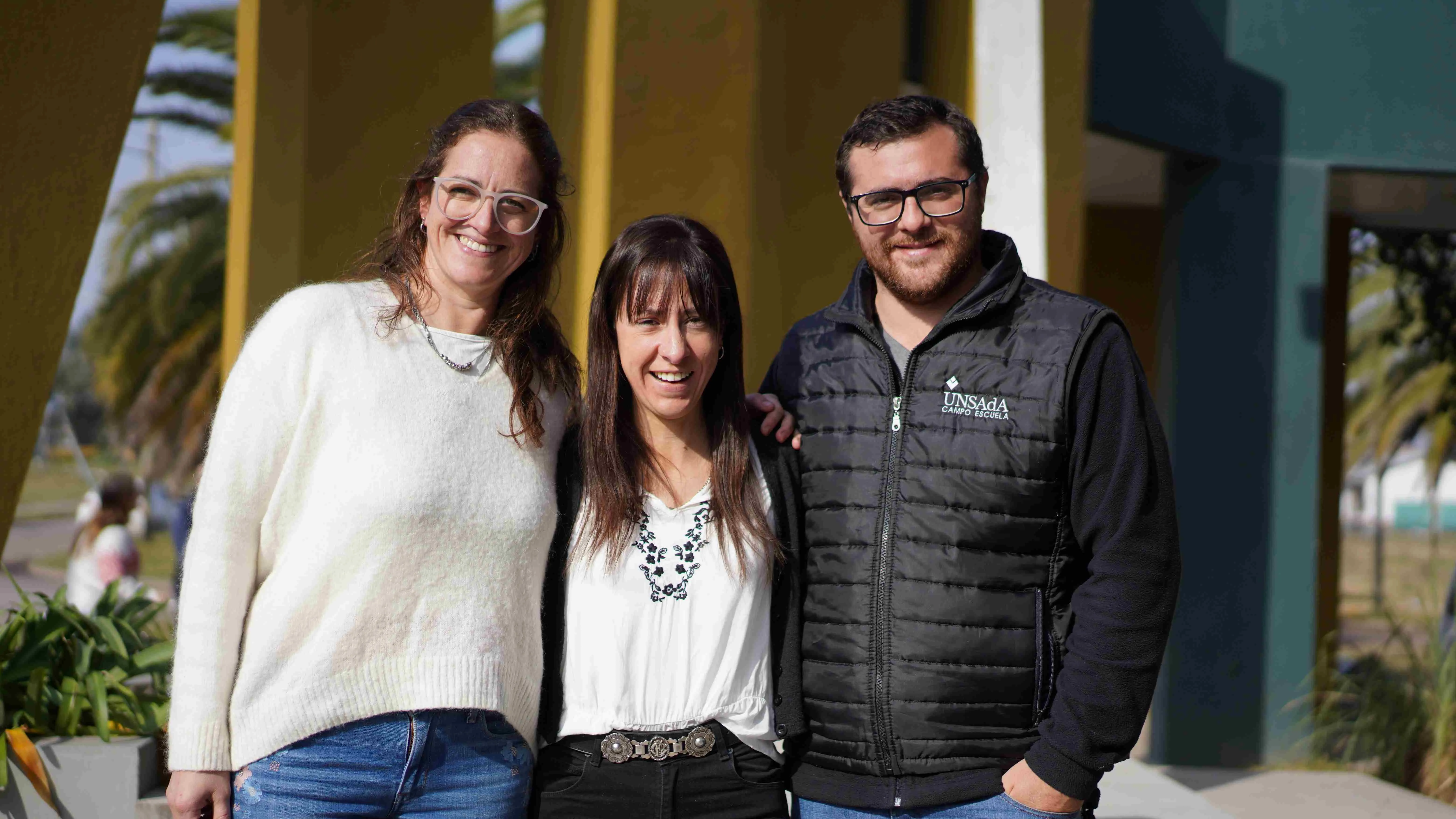 Graduada de la UNSAdA, mención especial en el 47° Congreso Argentino de ...